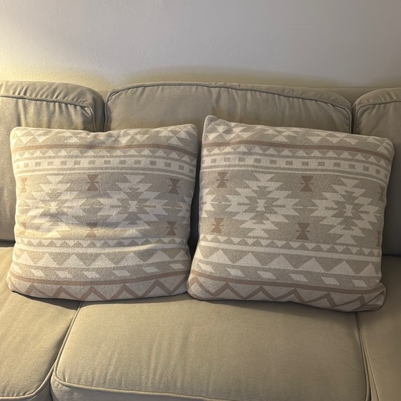 Accents | Geometric Patterned Beige And White Throw Pillows | Poshmark